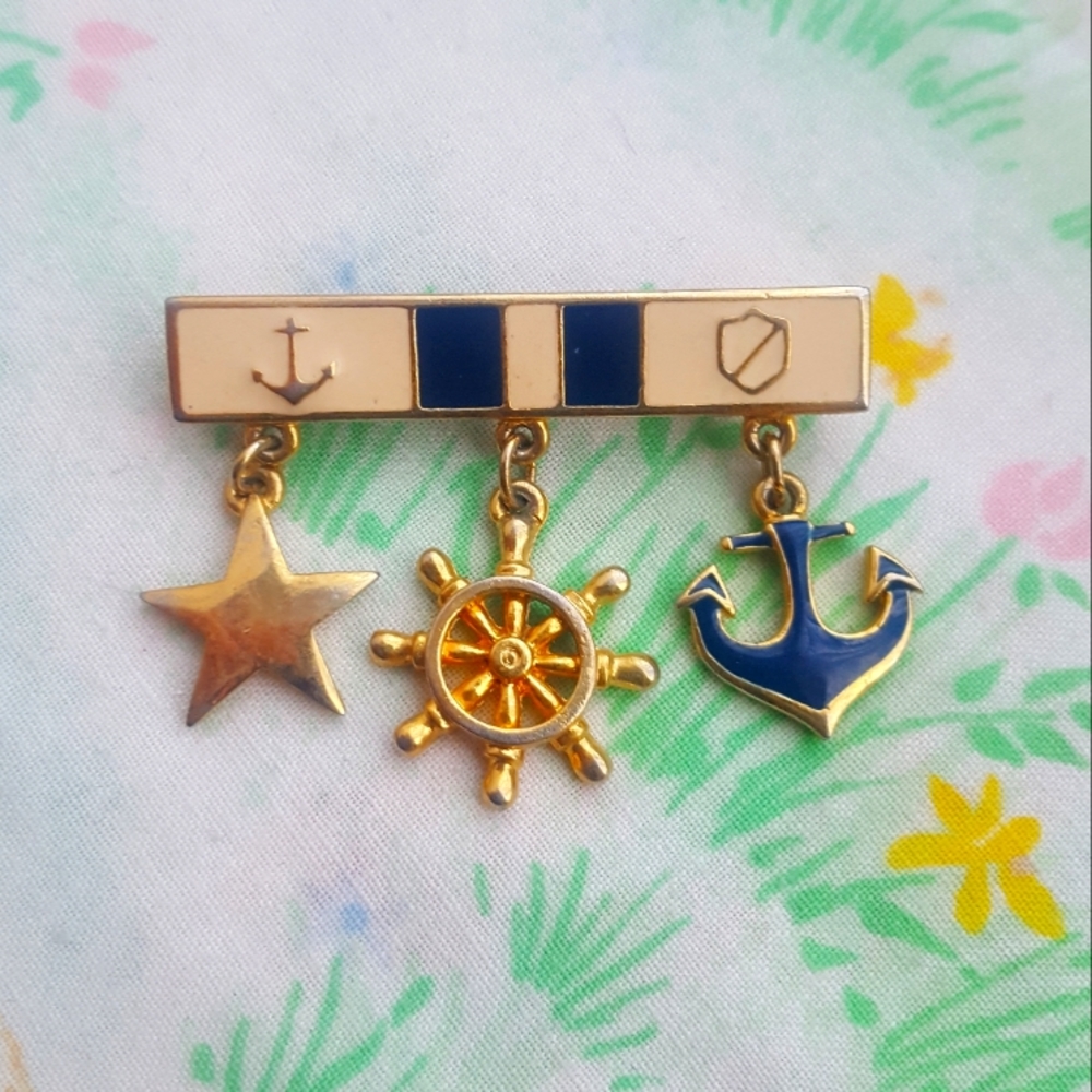 Vintage Nautical Brooch - Gem
